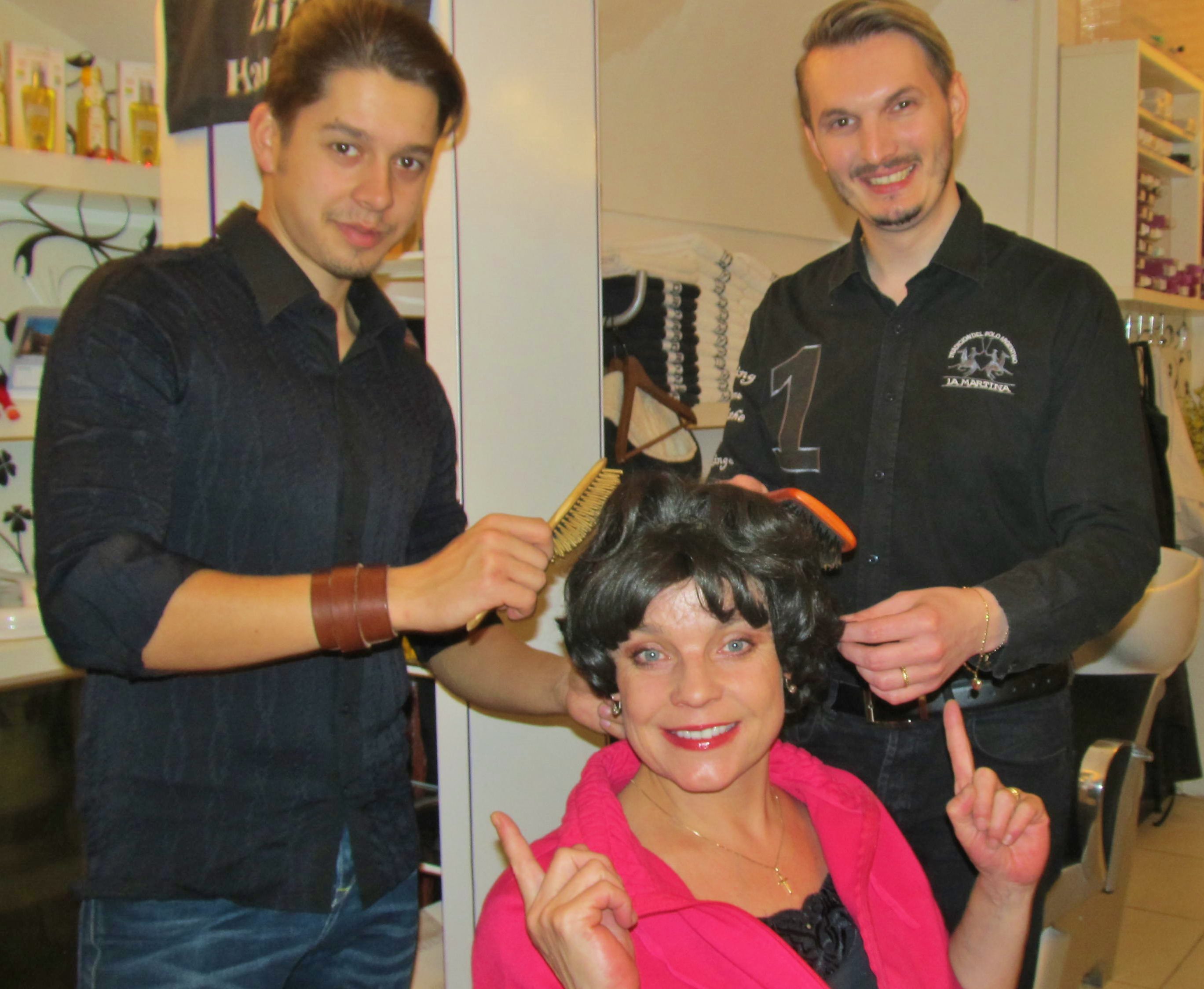 Evička tričko k nepoznání: Jeníková si od svých kadeřníků nechala ...