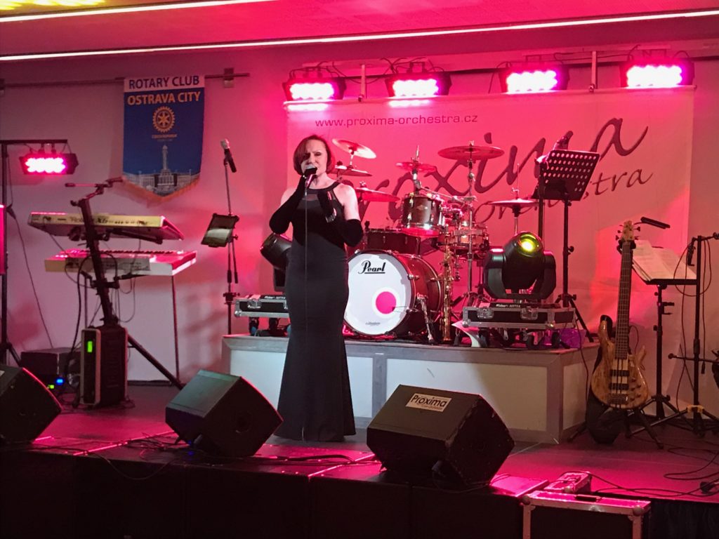 Parádní práce: Ples Rotary clubu Ostrava City vynesl 140 tisíc! - First ...