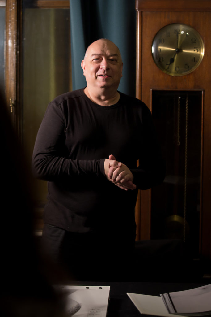 Fotograf Petr Jedinák slavil "svátost těla", pokřtil best of svých ...