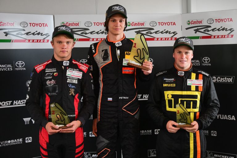 Petr Ptáček junior na Novém Zélandu poprvé na pódiu - First Style